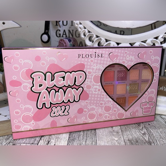 Plouise | Makeup | Plouise Blend Away 222 Eyeshadow Palette | Poshmark